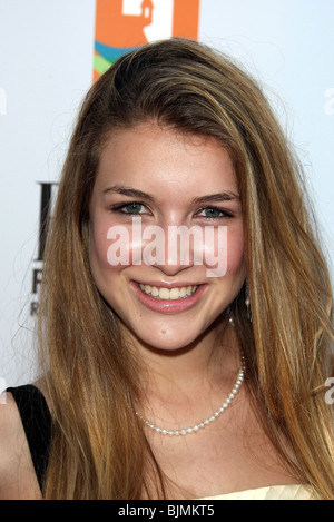 Nathalia Ramos at the Los Angeles premiere of "El Cantante." Los ...