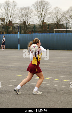 Girls netball game Stock Photo - Alamy