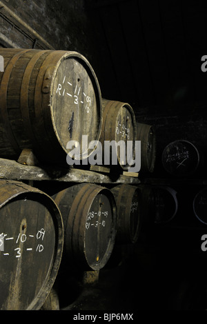 Wooden barrel and tap Stock Photo - Alamy