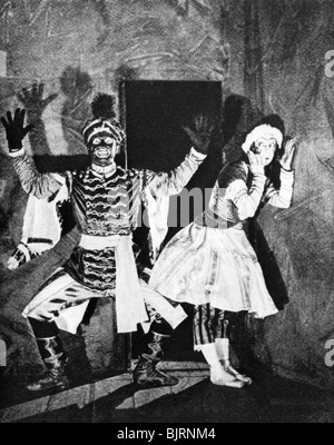 Vaslav Nijinsky - dancing in the ballet Petrouchka / Petrushka. Music ...