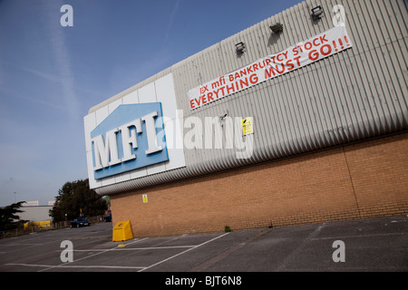 closed Mfi retail site North London Stock Photo - Alamy
