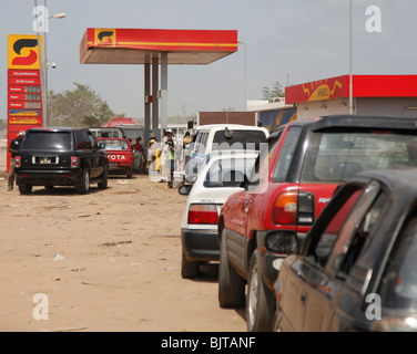 ANGOLA Luanda, fuel station of Sonagol, the national oil company ...