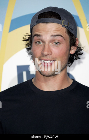 Tom Welling at The 2004 Teen Choice Awards - Arrivals held at the ...