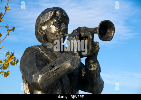 Sculpture depicting a person playing a trumpet, Lord Sheldon Way ...
