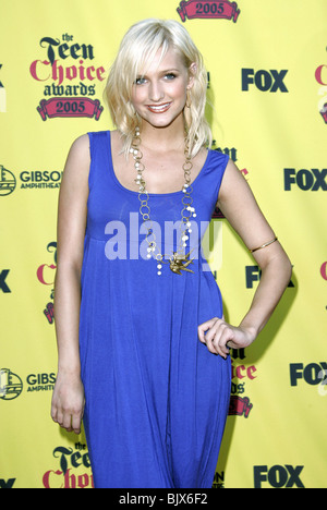 ASHLEE SIMPSON 2005 TEEN CHOICE AWARDS THE GIBSON THEATRE UNIVERSAL ...
