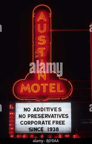 Neon sign of the Austin Motel, Austin, Texas, USA Stock Photo - Alamy