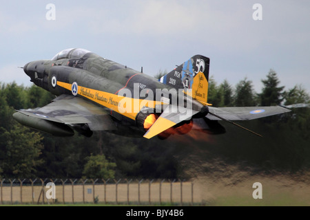 McDonnell Douglas F-4 Phantom II long-range supersonic jet interceptor ...