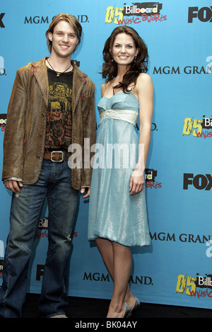 JESSE SPENCER & JENNIFER MORRISON BILLBOARD MUSIC AWARDS 05 MGM GRAND ...