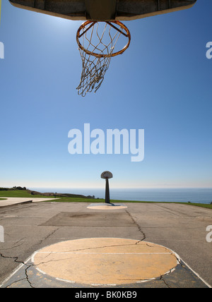 Public ocean view basketball court at Angel Gate Park in Los Angeles ...