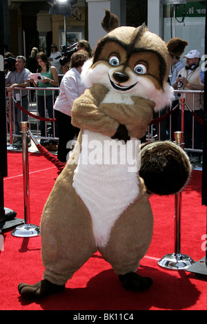 RJ, OVER THE HEDGE, 2006 Stock Photo - Alamy