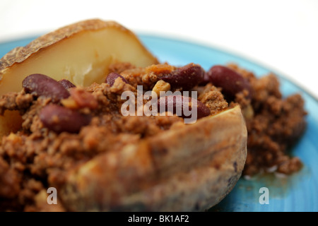 Jacket Potato with Chilli Con Carne Stock Photo - Alamy