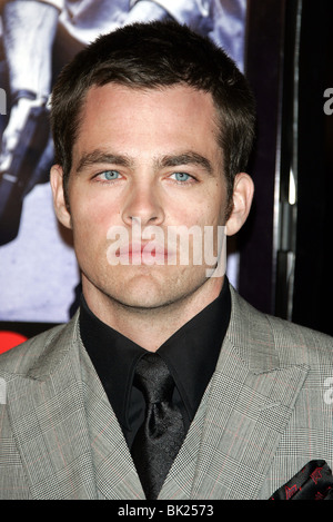 CHRIS PINE SMOKIN ACES WORLD PREMIERE GRAUMANS CHINESE HOLLYWOOD LOS ...