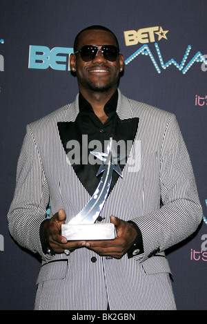 LEBRON JAMES 2006 BET AWARDS SHRINE AUDITORIUM DOWNTOWN LOS ANGELES USA ...