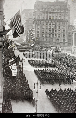 World War I, American troops marching in Paris, July 4, 1917, U.S Stock ...