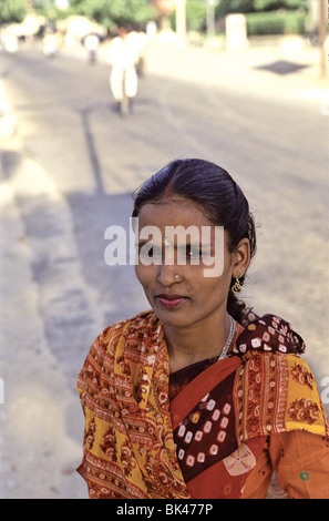 Bindi , red dot , forehead decoration , india , asia Stock Photo - Alamy