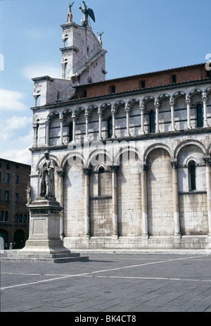 The 12th century pisan romanesque church eglise of San Michele de Stock ...
