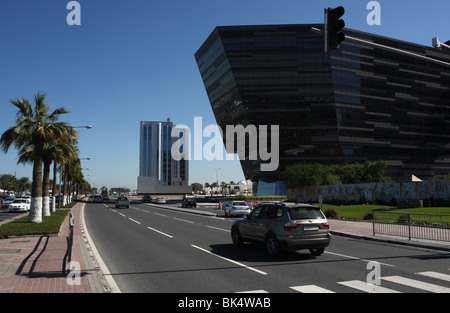 Al Hitmi office building in Doha, Qatar Stock Photo - Alamy