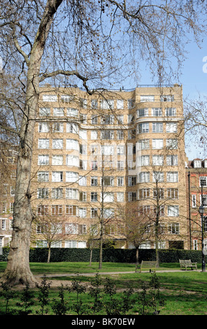 Florin Court (Whitehaven Mansions of Hercule Poirot), Art deco Building ...