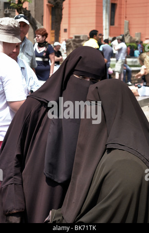 EGYPTIAN MUSLIM WOMAN BURKA EGYPT ALEXANDRIA Stock Photo - Alamy