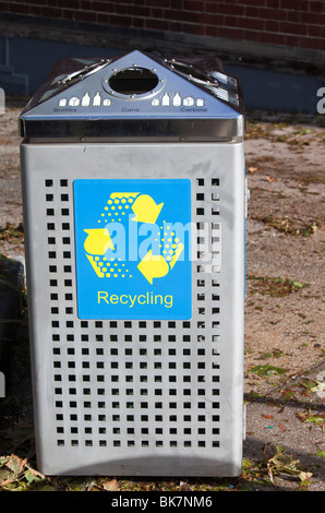 A recycling bin in Melbourne, Australia Stock Photo - Alamy