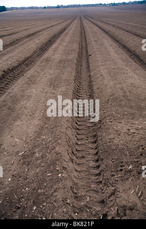 Ploughed field, Deep Furrows Stock Photo: 48931000 - Alamy