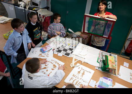School Children being taught Screen Printing Stock Photo - Alamy