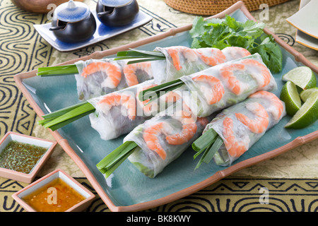 Summer Roll (Goi cuon) is a Vietnamese snack with ingredients including ...