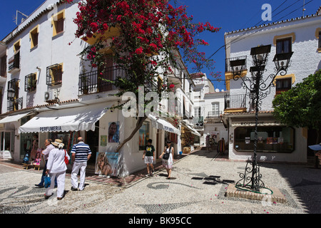 Shops in Marbella old town Stock Photo: 14669665 - Alamy