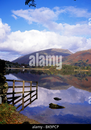 Grasmere - Autumn lakeside scene Stock Photo - Alamy