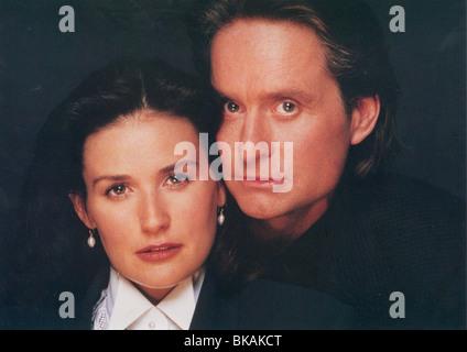 DISCLOSURE (1995) MICHAEL DOUGLAS, DEMI MOORE DSCL 003FOH Stock Photo ...