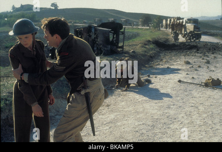 Juliette Binoche & Naveen Andrews Film: The English Patient (USA/UK 1996) Characters: Hana, Kip ...
