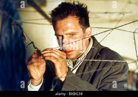SPIDER -2002 RALPH FIENNES Stock Photo - Alamy