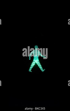 Do Not Walk Sign Stock Photo - Alamy