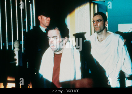 THE BOXER (1997) KEN STOTT, DANIEL DAY-LEWIS BXER 063 Stock Photo - Alamy