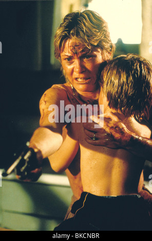 CUJO (1983) DANNY PINTAURO, DEE WALLACE CUJO 005 Stock Photo - Alamy