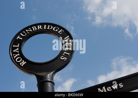 Circular round sign saying royal tunbridge wells Stock Photo - Alamy