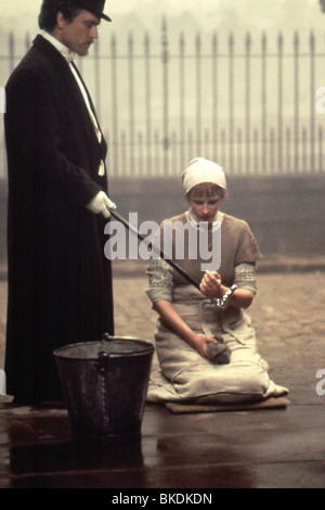 Julia Roberts & John Malkovich Film Mary Reilly (1996) Characters: Mary ...