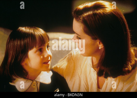 Mara Wilson & Elizabeth Perkins Film Miracle On 34th Street (1990 ...