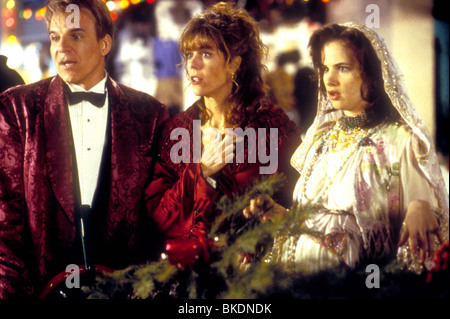 MIXED NUTS (1995) STEVE MARTIN, LIEV SCHREIBER MXDN 004 S Stock Photo ...