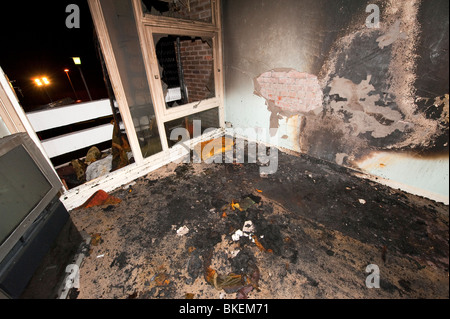 Burn pattern on domestic sofa following use of accelerant petrol to ...