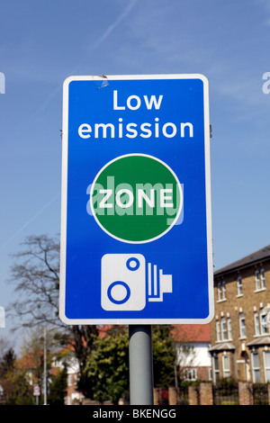 Low Emission Zone Sign, London, UK Stock Photo - Alamy