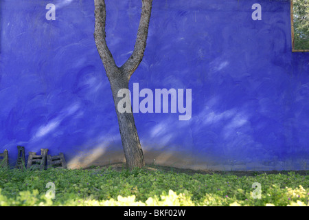 Light blue vintage wall texture for background Stock Photo - Alamy