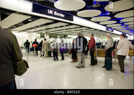 UK Border passport control queue at Glasgow Airport - immigration and ...