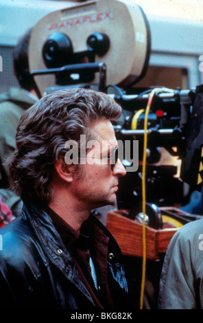 Michael Douglas, on-set of the Film, "Fatal Attraction", Paramount ...