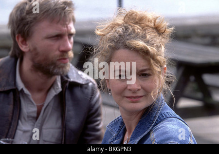 THE MOTHER (2003) CATHRYN BRADSHAW MTHE 001-037 Stock Photo - Alamy