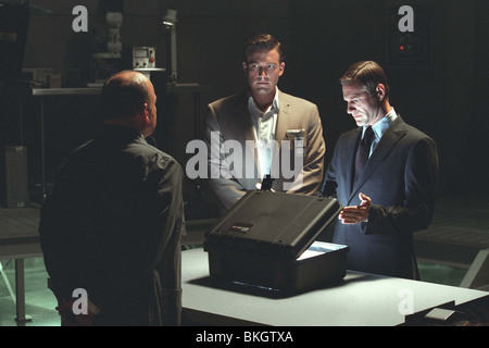 BEN AFFLECK, AARON ECKHART, PAYCHECK, 2003 Stock Photo - Alamy