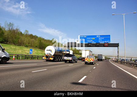 M40 Junction, M25 Motorway, Greater London, England, United Kingdom ...