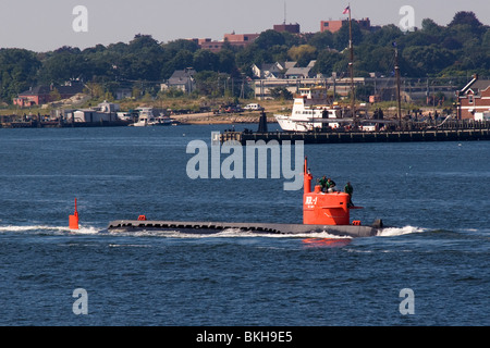 US Navy research and recovery submarine NR-1 heads north in the Thames ...