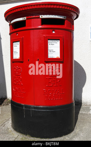 Royal Mail red letterbox for stamped and franked mail Stock Photo - Alamy