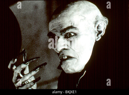 SHADOW OF THE VAMPIRE (2000) WILLEM DAFOE SHVA 063 Stock Photo - Alamy